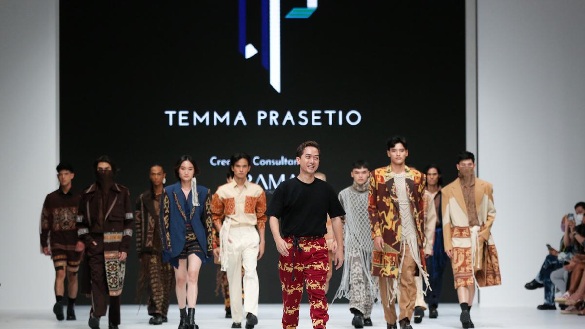 Temma Prasetio, Angkat Kain NTT dengan Garis Rancang Modern dan Genderless