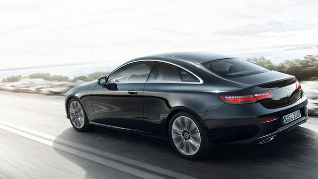 Mengenang Mercy E-Class, Netizen Unggah Video Trailer - Berita Otosia.com