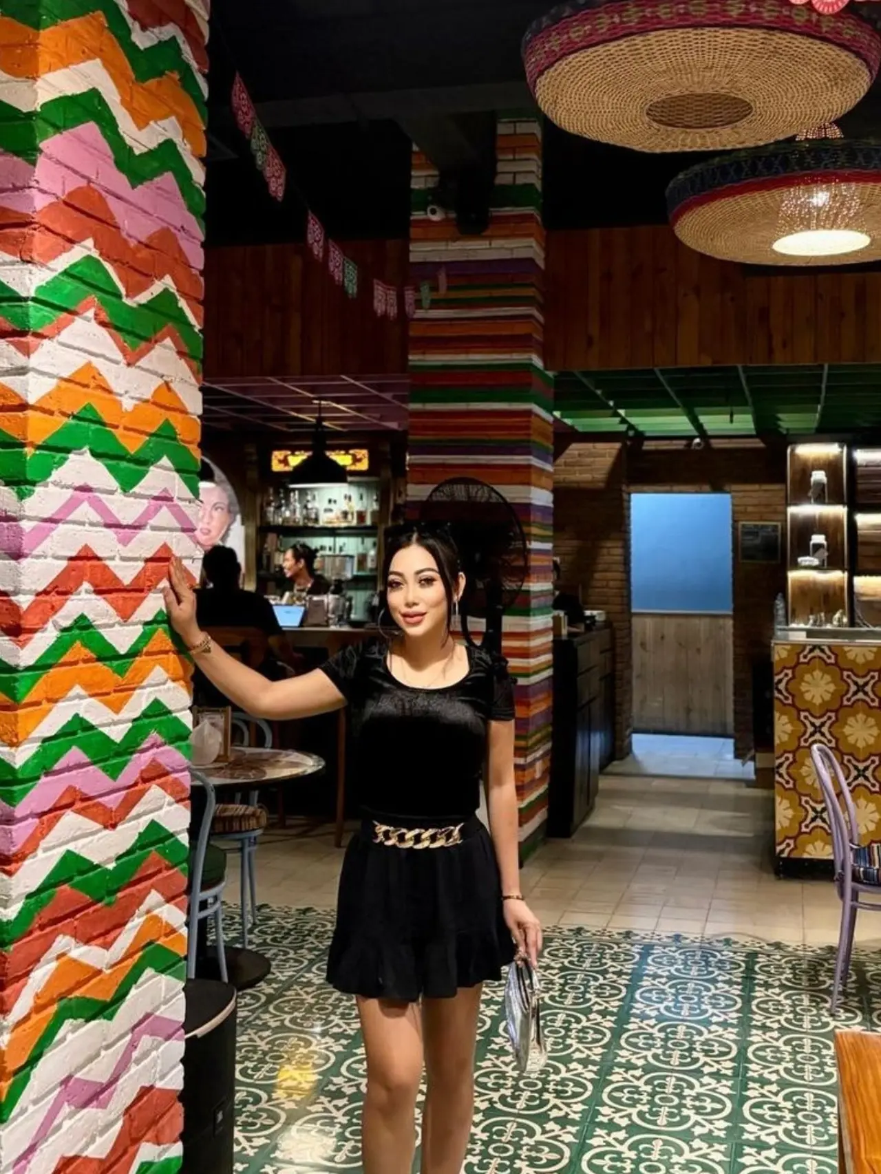 7 Potret Terbaru Natha Narita Eks ‘Duo Racun’ Tinggal di Bali, Tampil ...