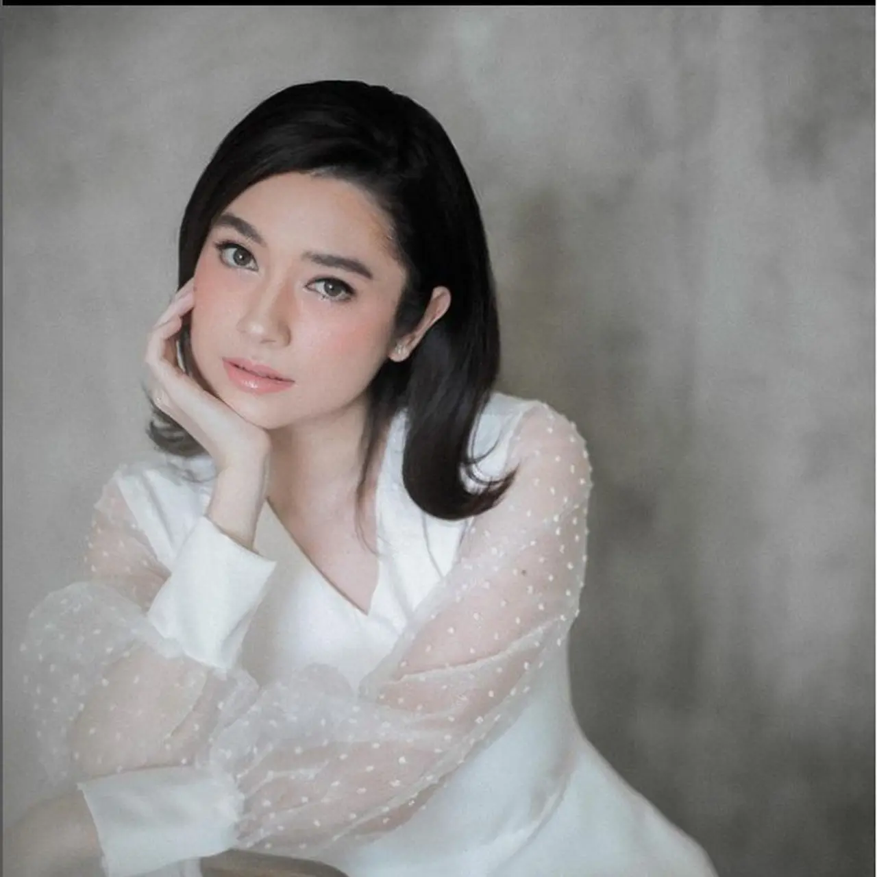 11 Gaya Menarik Amanda Rigby, Si Cantik Jawa-Inggris yang Wajahnya ...