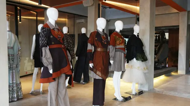 12 Karya dari Siswa SMK Tata Busana Siap Ditampilkan di Front Row Paris 2024 - News Liputan6.com