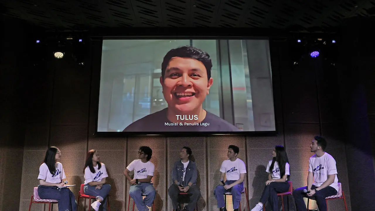 Lagu Tulus "INTERAKSI" Akan Diadaptasi Jadi Teater Musikal, Kapan Pentasnya? - Lifestyle ...