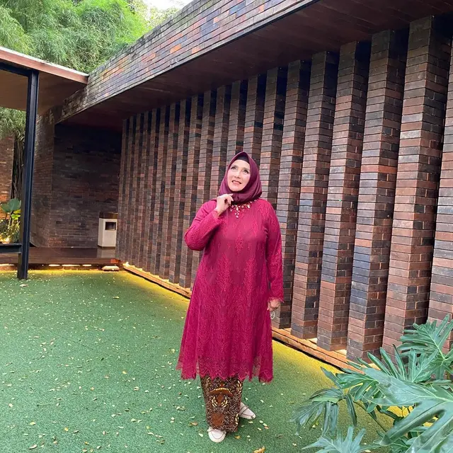 Kini Aktif Bikin Vlog, Ini 6 Potret Yati Octavia yang Awet Muda di Usia 66 Tahun - Hot Liputan6.com