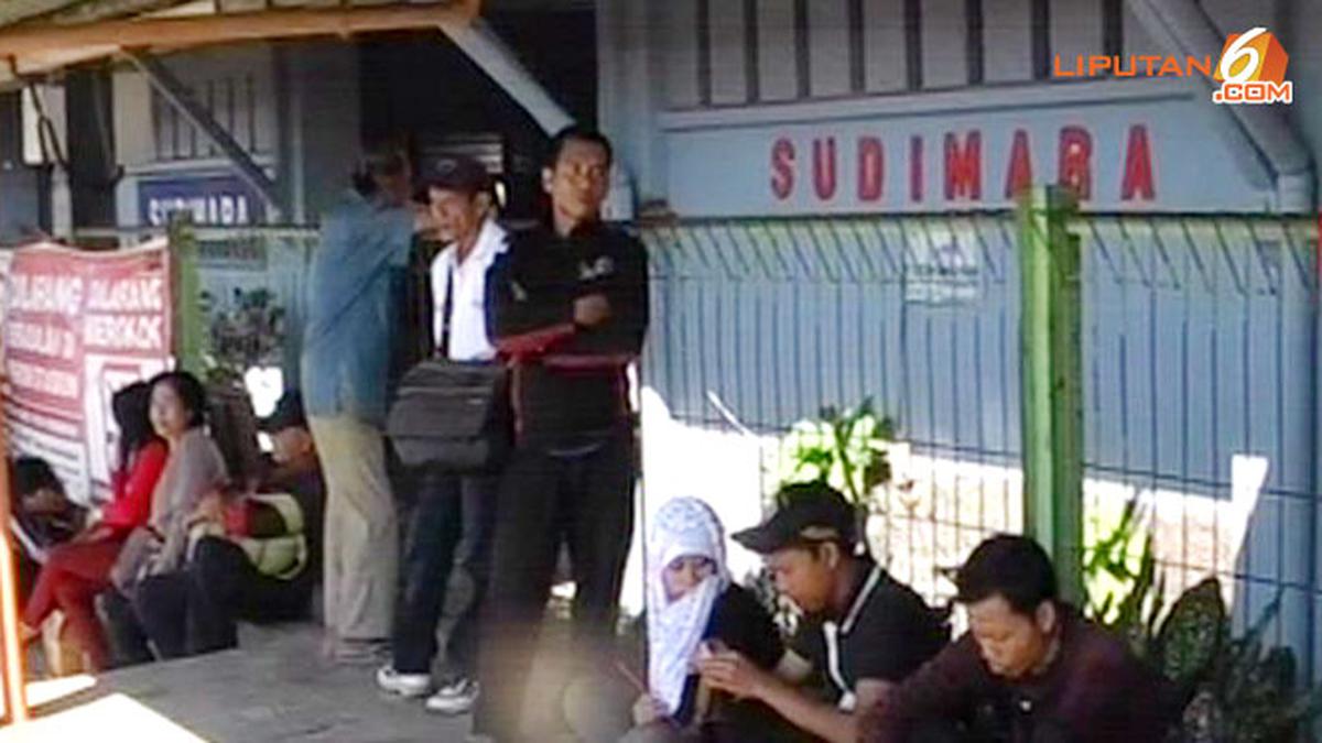 [VIDEO] Pasca-Tragedi Bintaro II, Stasiun Sudimara Sepi Penumpang