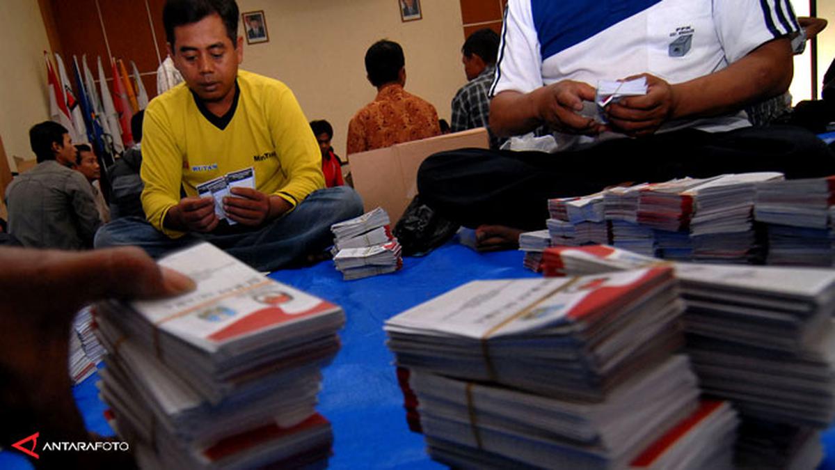 KPU Jawa Timur Pastikan Surat Suara Rusak Telah Diganti - News Liputan6.com
