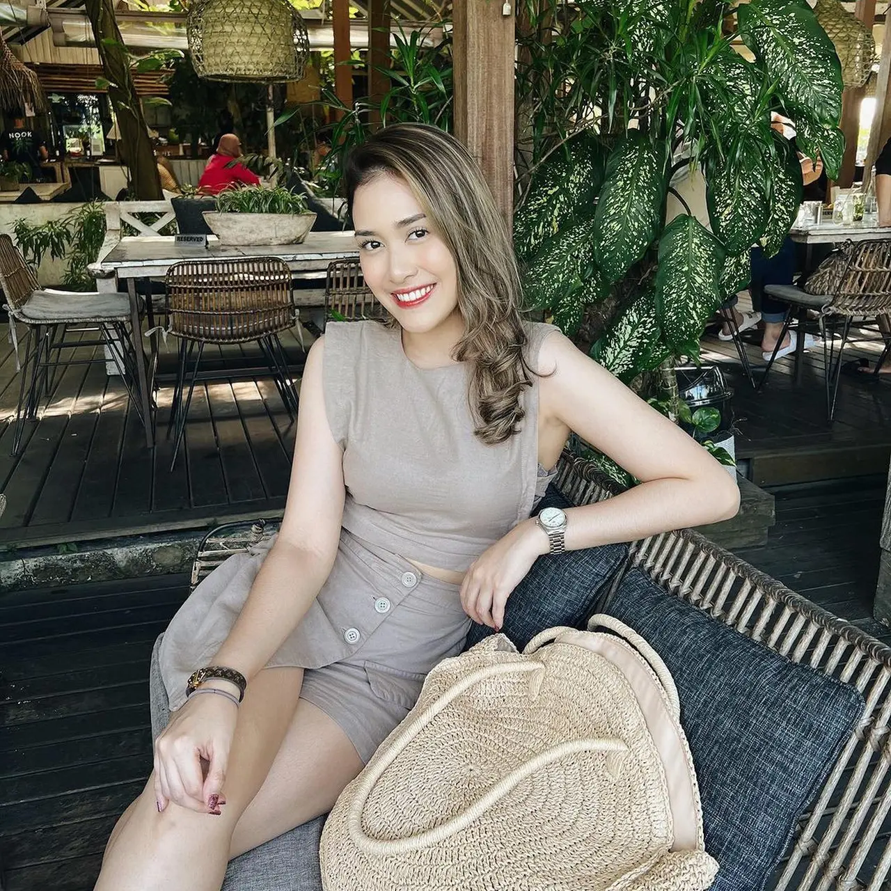 6 Potret Terbaru Artis Andania Suri Sudah Berkeluarga, Menikah di Usia ...