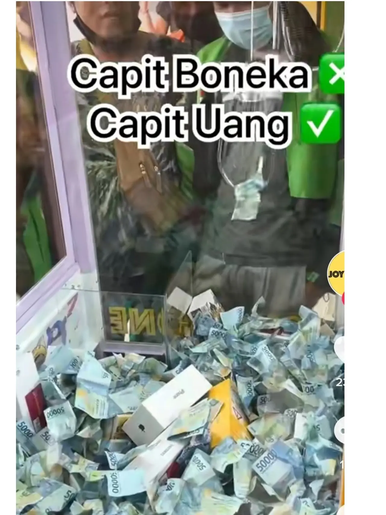 Bukan Boneka, 7 Potret Isi Mesin Capit Ini Bikin Orang Menyesal Kalau ...