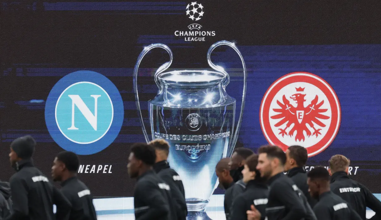Persiapan Pemain Napoli dan Eintracht Frankfurt Jelang Duel di Liga ...