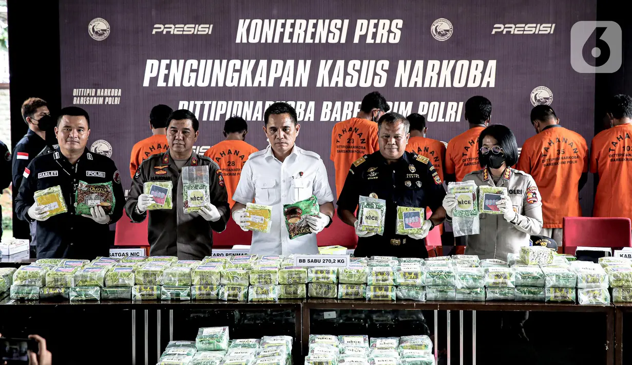 Polri Ungkap Kasus Penyelundupan Narkoba Asal Malaysia, 7 Tersangka Ditangkap - Foto Liputan6.com