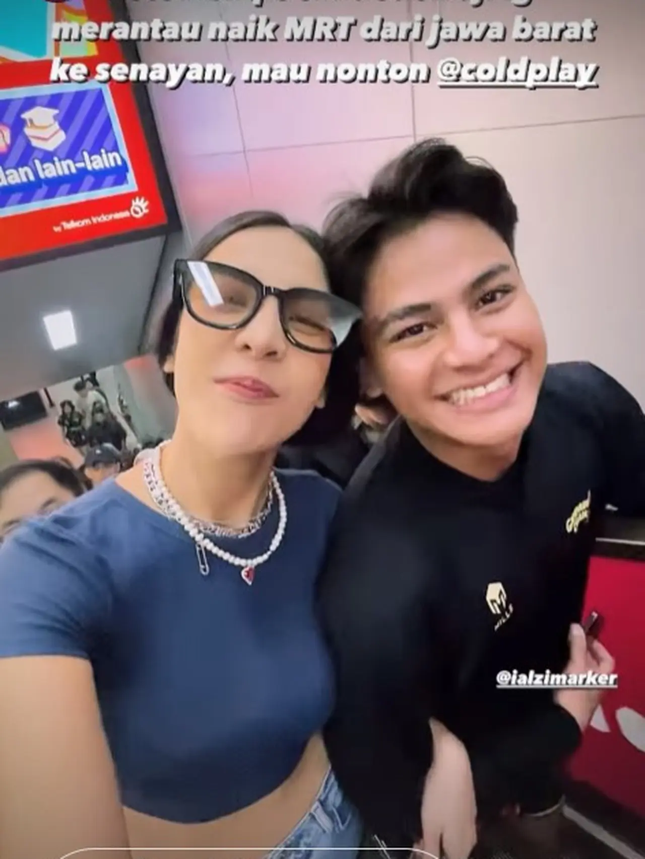 Anya Geraldine So Sweet Banget Nonton Konser Coldplay Bareng Pacar ...