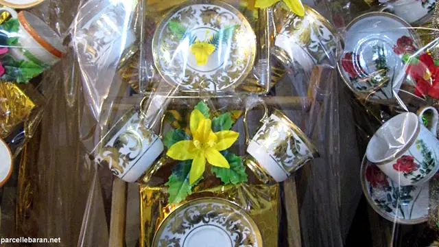 Pembeli Berkurang, Parcel Barang Pecah Belah Tak Banyak Diburu - Bisnis ...