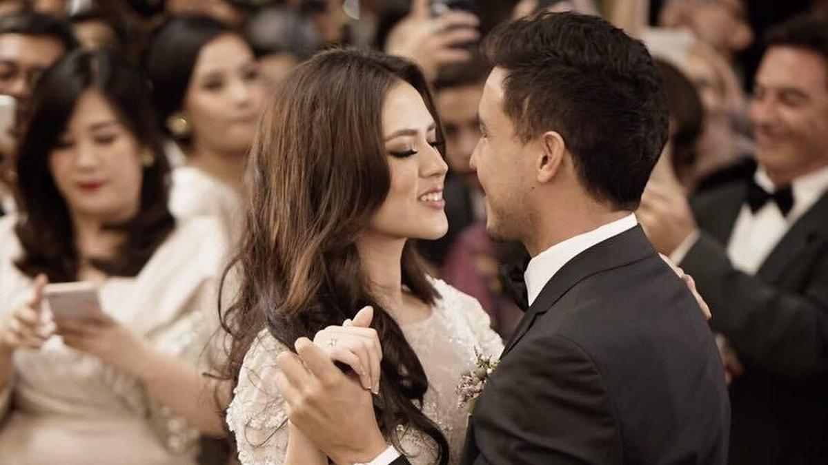Deretan Pose Mesra Raisa - Hamish Daud Ini Dijamin Bikin Iri