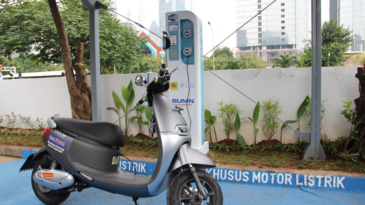 Mau Beli Motor Listrik, Simak Cara Merawatnya - Otomotif Liputan6.com