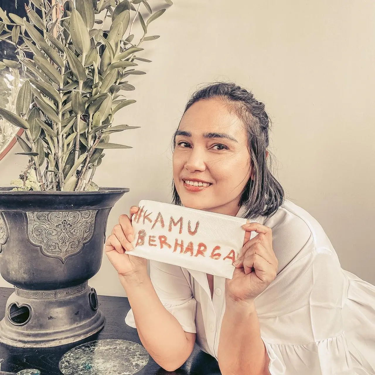 7 Potret Feby Febiola Usai Sembuh dari Kanker, Kulit Wajahnya Curi ...