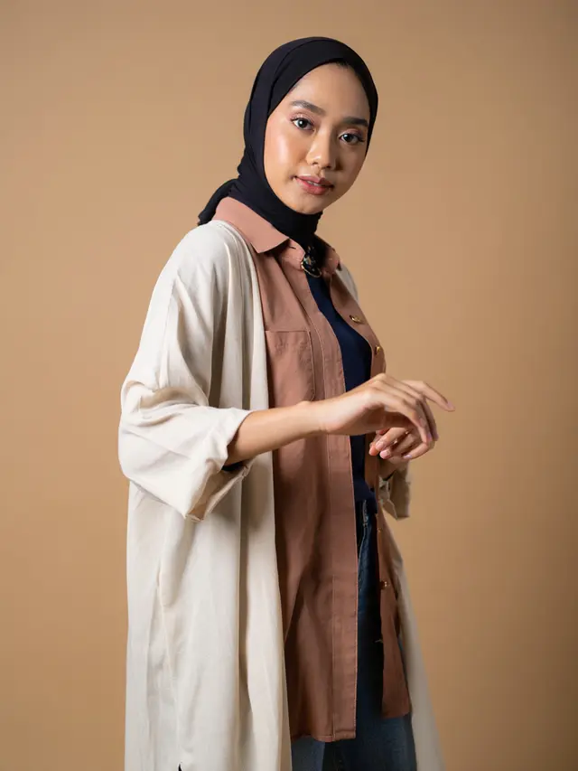 8 Outer Kerah Shanghai Modern Wanita Muslimah, Bikin Tampilan Modis dan ...