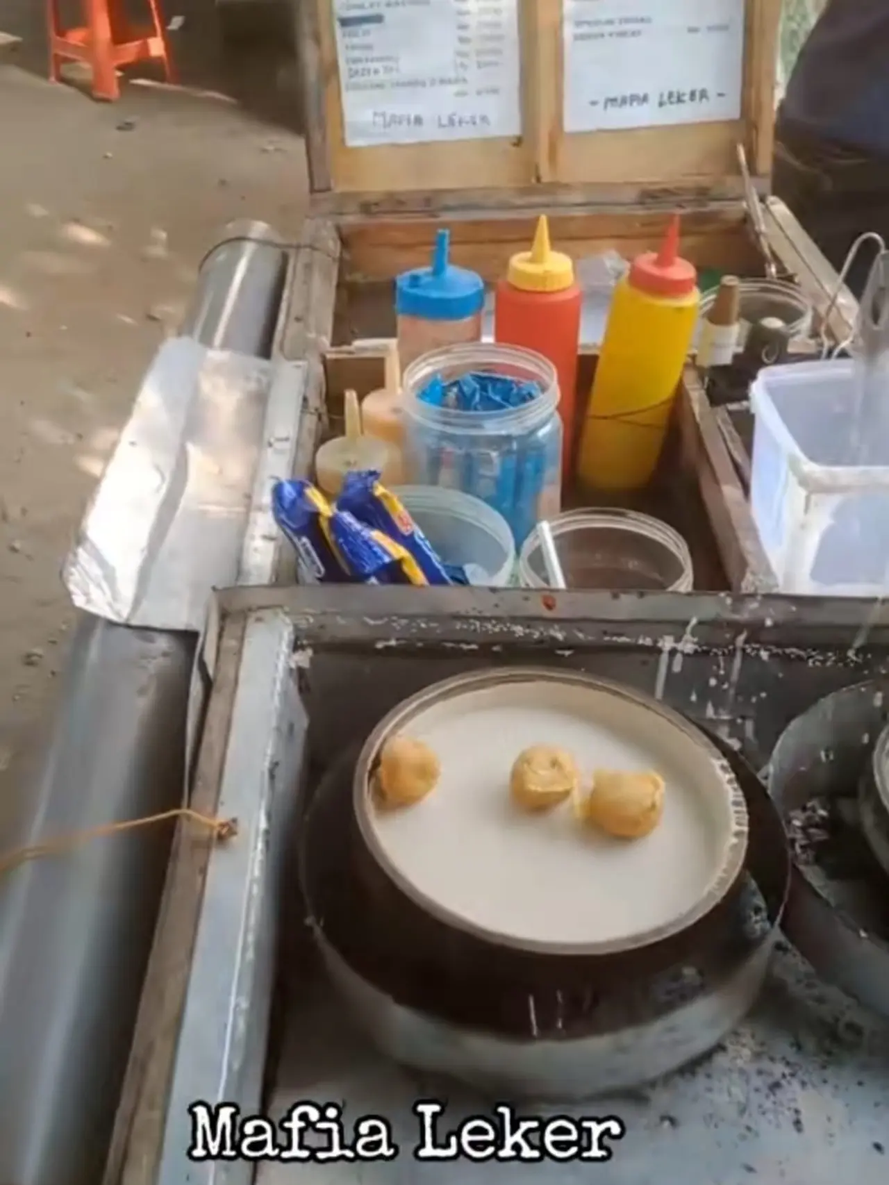 7 Potret Kue Leker Nyeleneh Ini Isian Melon hingga Sate, Bikin Geleng ...