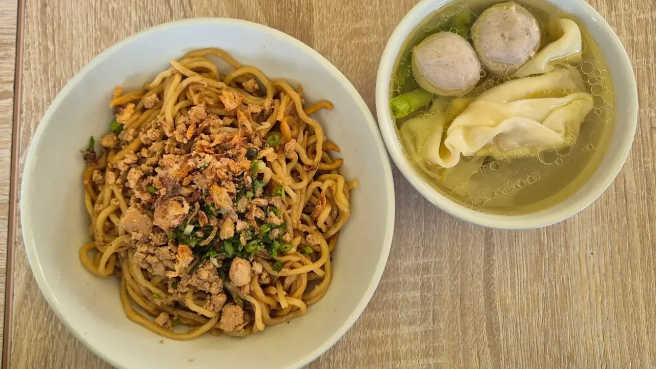 12 Rekomendasi Tempat Makan Mie Ayam Enak di Bogor yang Bikin Banyak ...