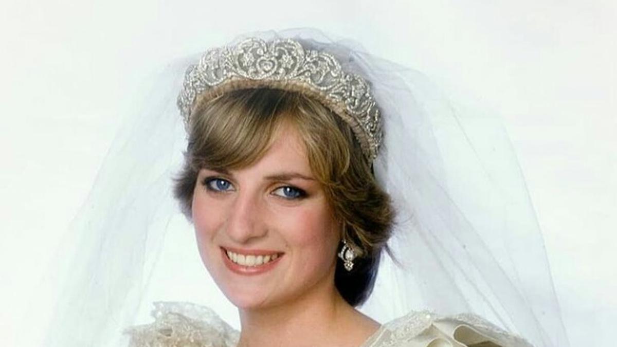 Netizen Rindu Putri Diana Saat Camilla Resmi Jadi Ratu Inggris