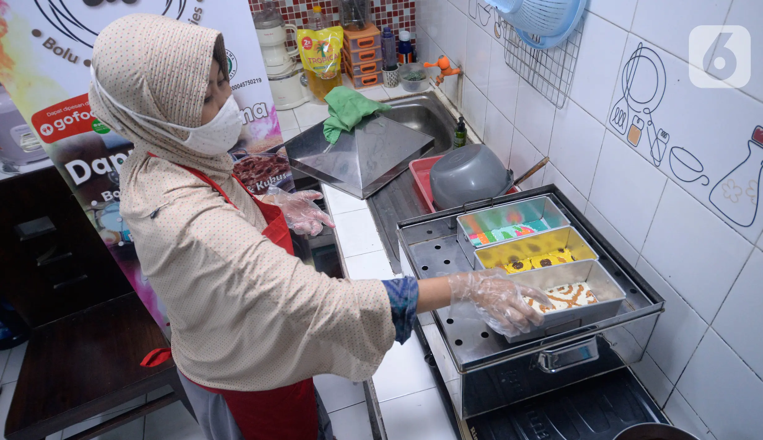 FOTO: Intip Pembuatan Brownies Bermotif Batik - Foto Liputan6.com