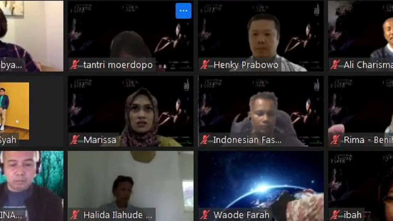 Desainer Ali Charisma Siap Donasikan 1.000 Baju Karyanya - Lifestyle ...
