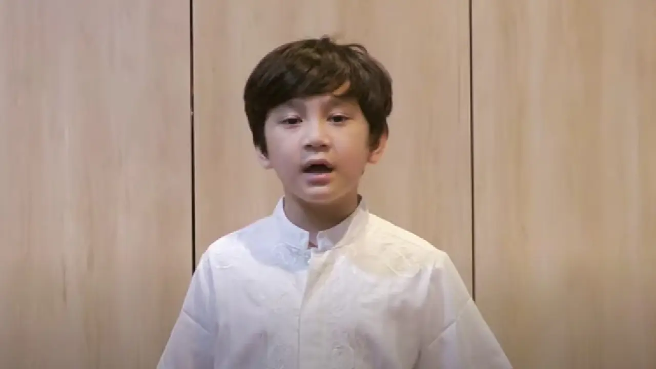 Gaya Rafathar Nyanyi Lagu Religi Disorot Lagi, Ekspresi Datarnya Justru ...