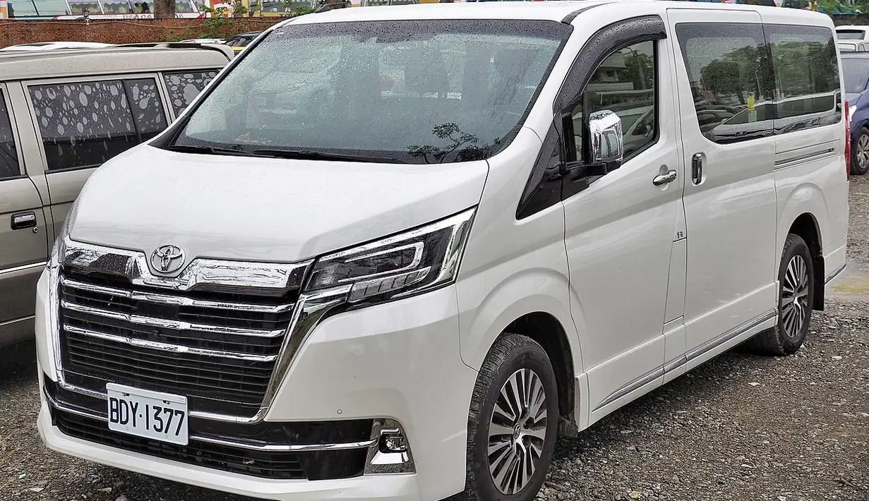 Mengenal Beberapa Model dan Sejarah Toyota Hiace, Si Bongsor yang Khas ...