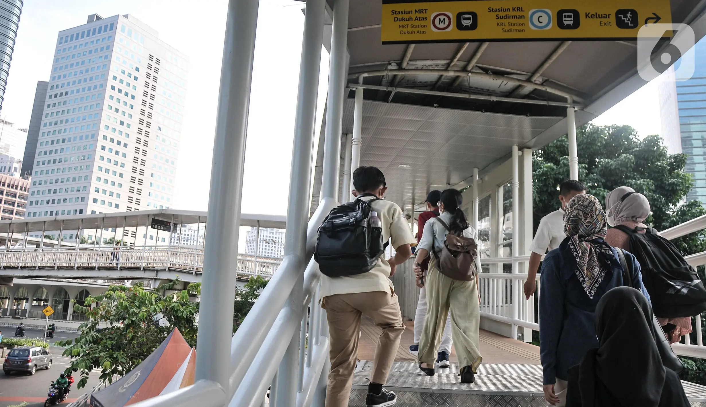 Wajah Baru Halte Transjakarta Dukuh Atas 2 - Foto Liputan6.com