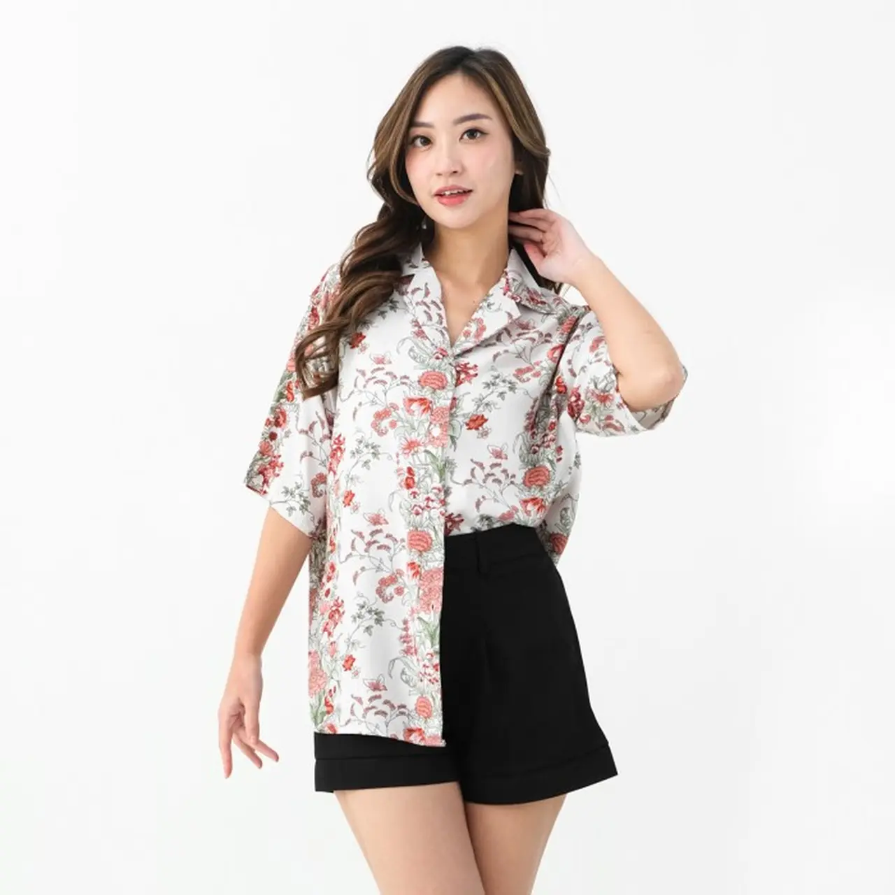 Gaya Cantik & Trendy, Ini 10 Model Kemeja Wanita 2025 yang Harus Kamu ...