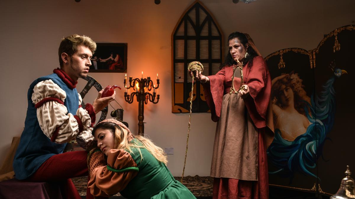 Pengertian Drama, Ciri-Ciri dan Strukturnya yang Harus Dipelajari