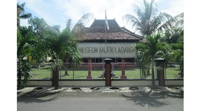 7 Wisata Sejarah Nganjuk, dari Peninggalan Kerajaan sampai Kemerdekaan ...