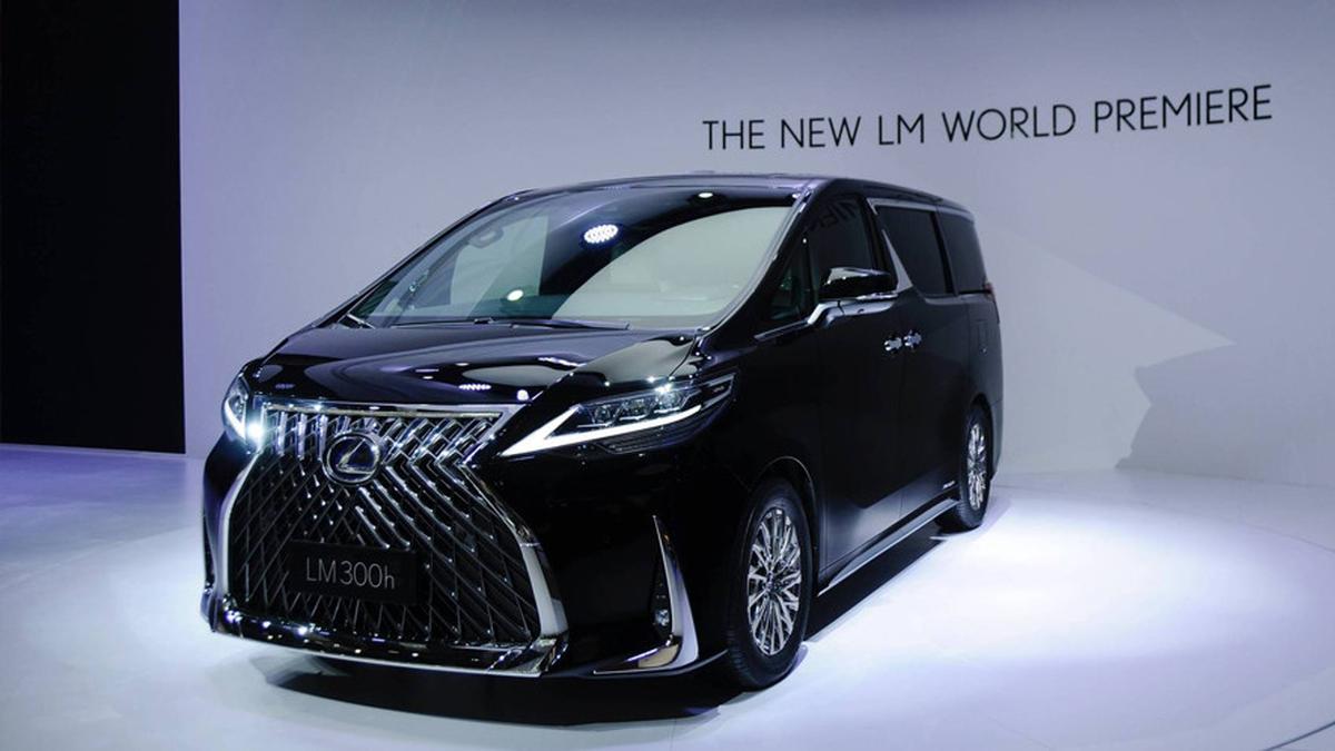 Berbasis Toyota Alphard, Apa yang Beda pada Lexus LM? - Berita Otosia.com