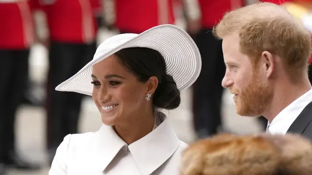 Pose Telanjang Dada Sharon Stone yang Tuai Pujian - Lifestyle Liputan6.com