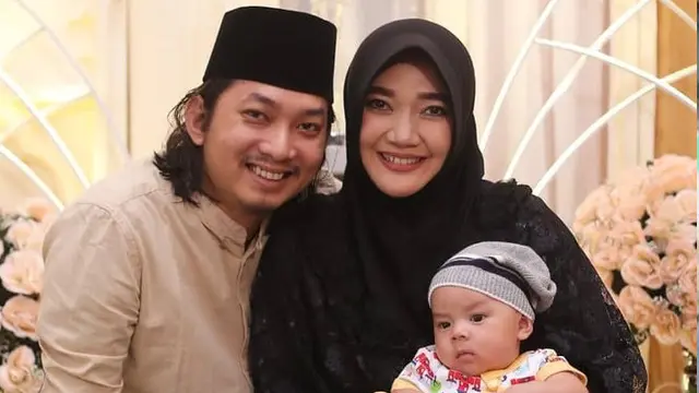 Potret Penyanyi Sulis yang Jarang Tersorot Bersama Suami - ShowBiz ...