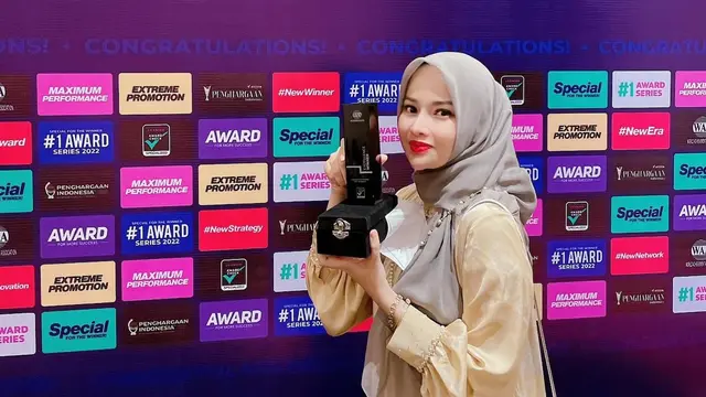 dr. Ayu Widyaningrum Siap Cetak Rekor MURI Karena Meraih 124 Penghargaan dari Dalam dan Luar ...