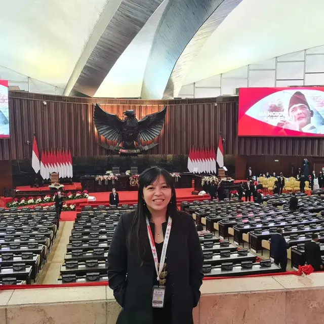 6 Pesona Nathania Karina, Perempuan Pertama yang Pimpin Orkestra HUT RI ...