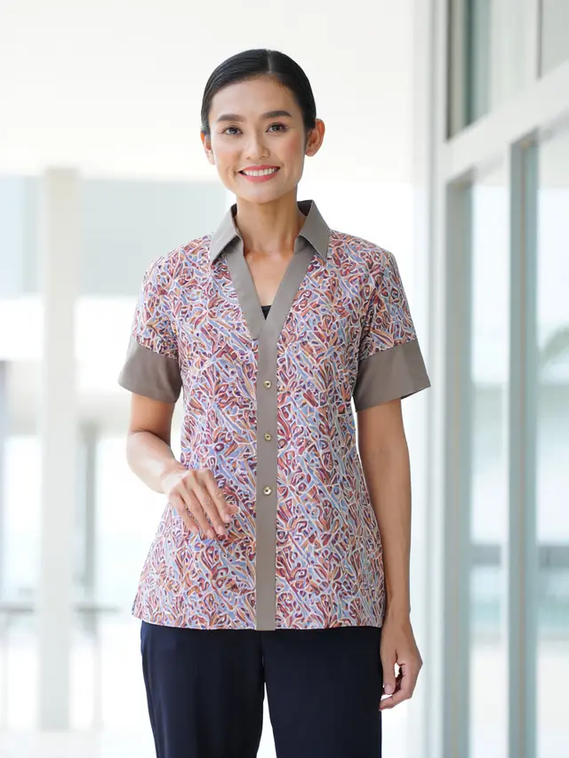 11 Model Baju Batik Kombinasi Kain Polos untuk Wanita Terbaru 2025, Simpel tapi Tetap Stylish ...
