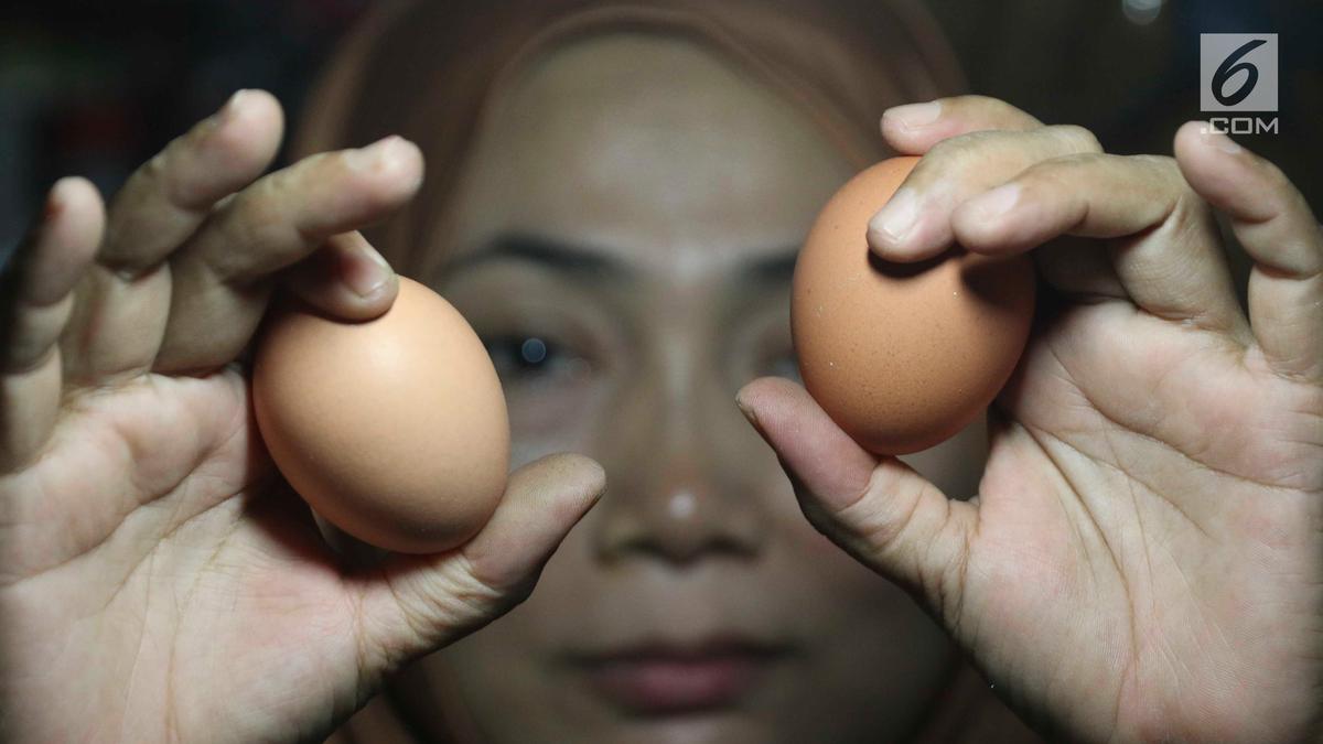 FOTO: Jelang Natal dan Tahun Baru, Harga Telur di Jakarta Naik 21 Persen - Foto Liputan6.com