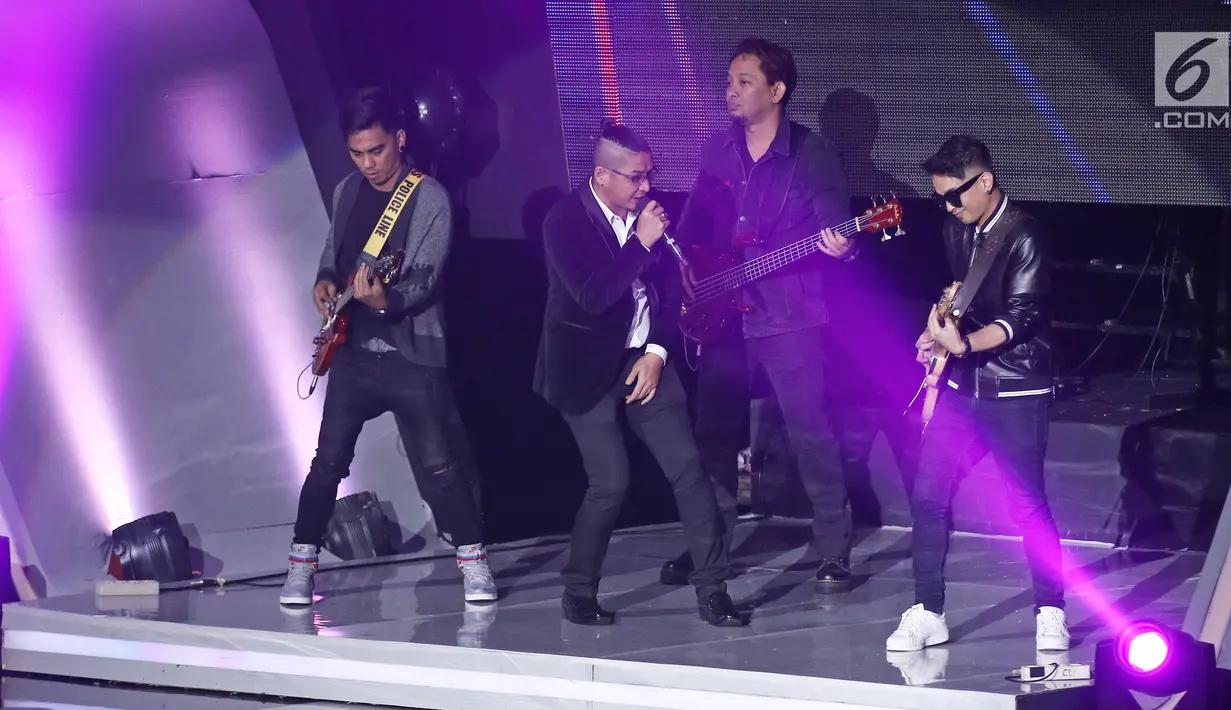 PHOTO: Aksi Spektakuler Afgan hingga JKT48 di Panggung SCTV Awards 2017 ...