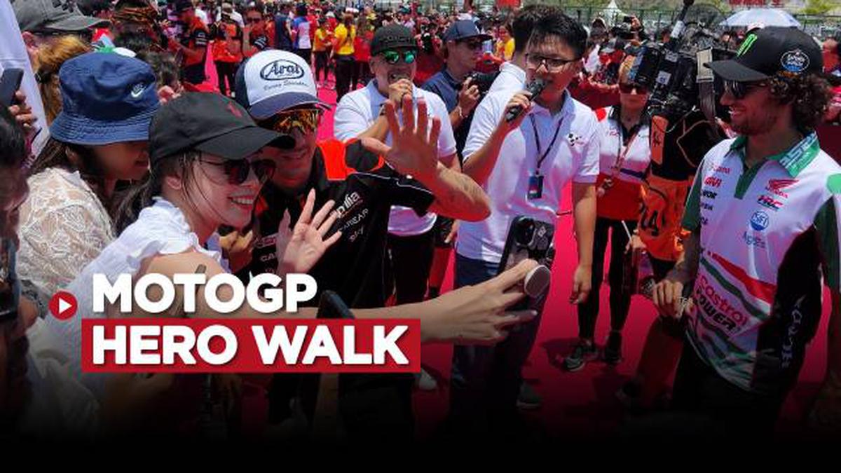 VIDEO: Momen yang Paling Ditunggu Penggemar, MotoGP Hero Walk di Sirkuit Mandalika - MotoGP Bola.com