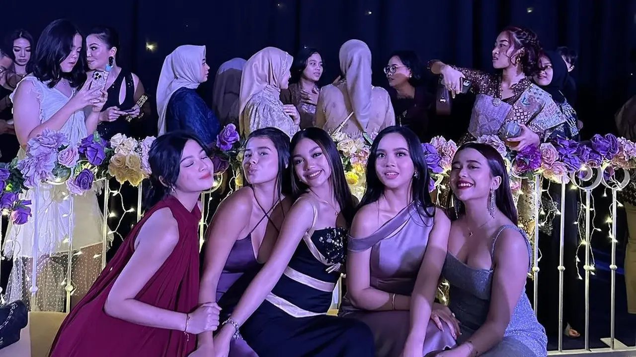 Potret Elegan Naura Ayu Kenakan Dress Lama Nola B3 ke Acara Pernikahan ...