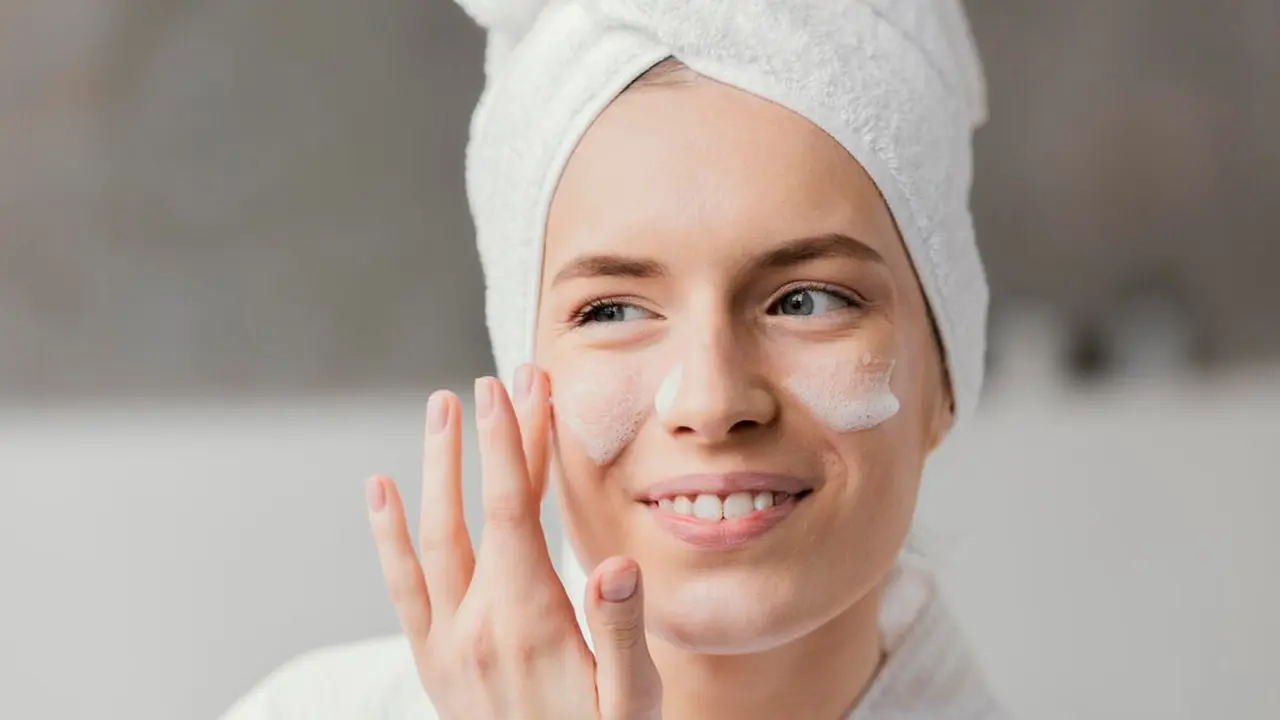 5 Tips untuk Tampil Flawless saat Bukber tanpa Ribet - Beauty Fimela.com
