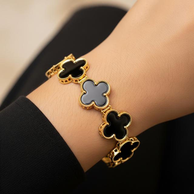 8 Model Gelang Emas Clover Terbaru yang Wajib Dimiliki, Elegan dan ...