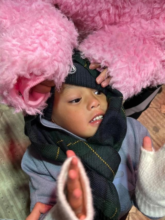 7 Potret Kedekatan Matthew Gilbert dengan Anak Nikita Mirzani, Didoakan ...