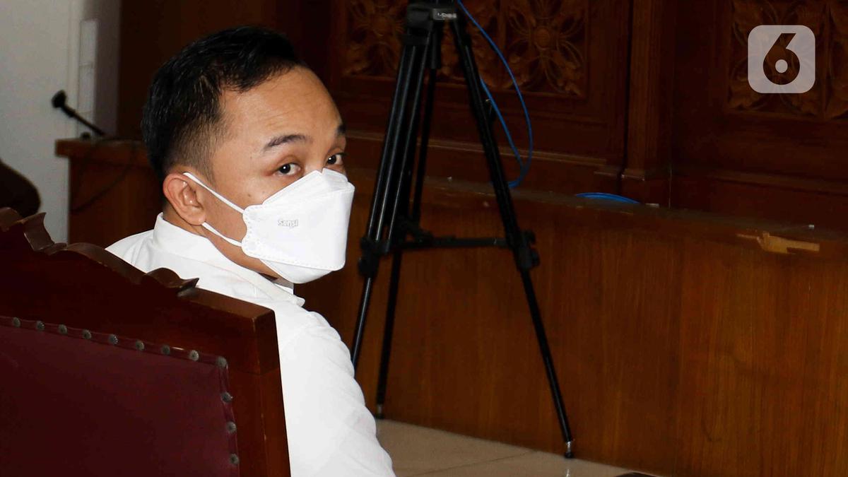 Sidang Kasus Pembunuhan Berencana Brigadir J, Ricky Rizal Tertunduk Menanti Vonis Hakim - News ...