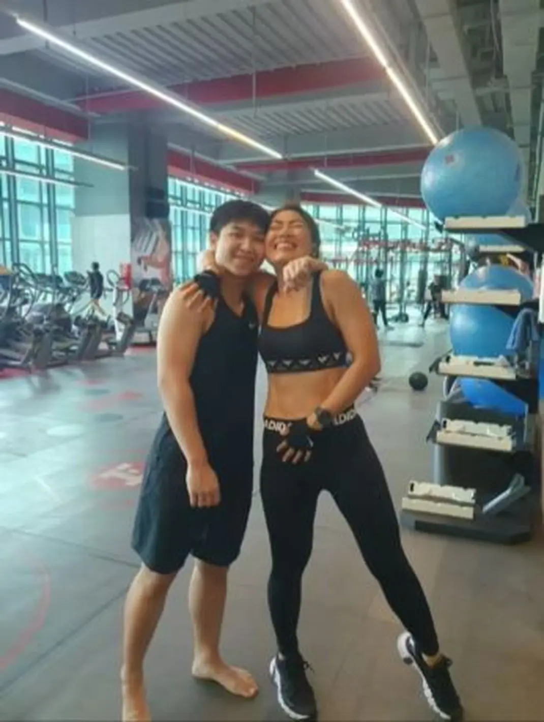 6 Potret Inge Anugrah yang Jaga Bentuk Tubuh Menawan dengan Workout