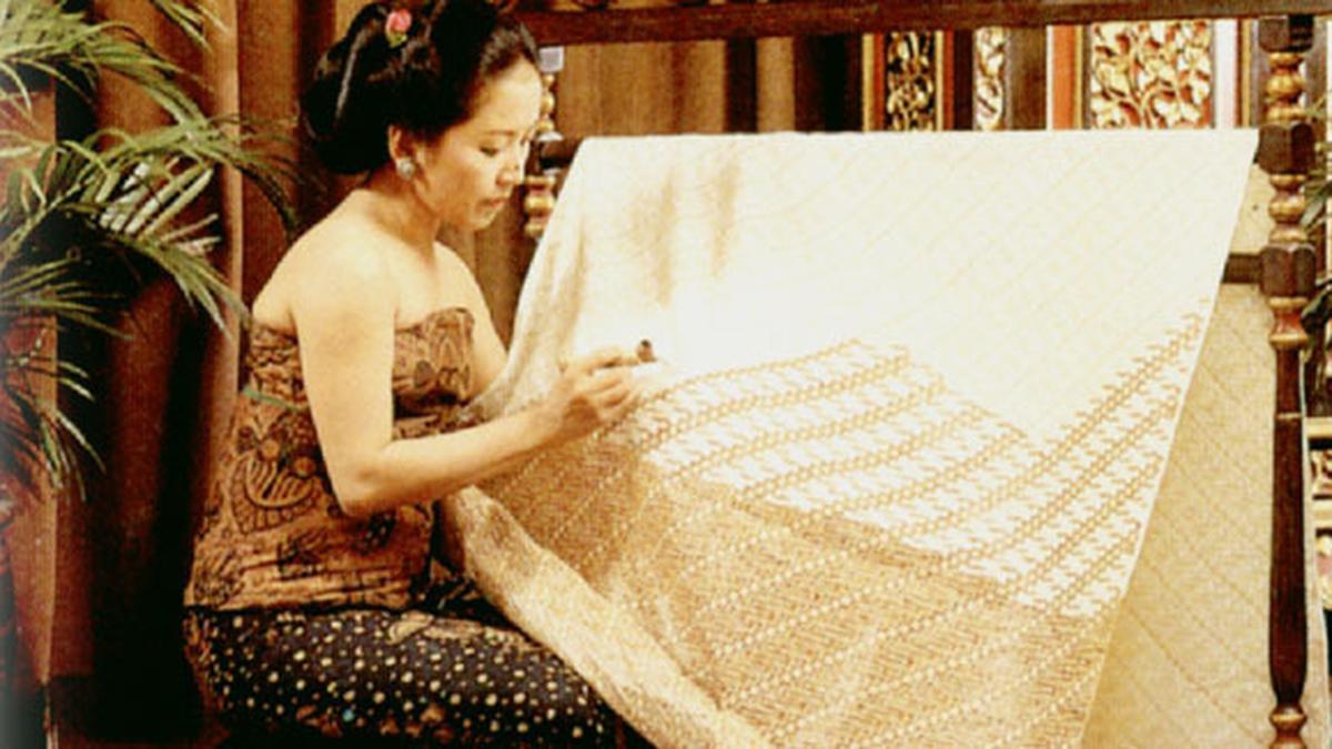 Jalan-Jalan Melihat Proses Pembuatan Batik Tulis Yuk! - Lifestyle ...