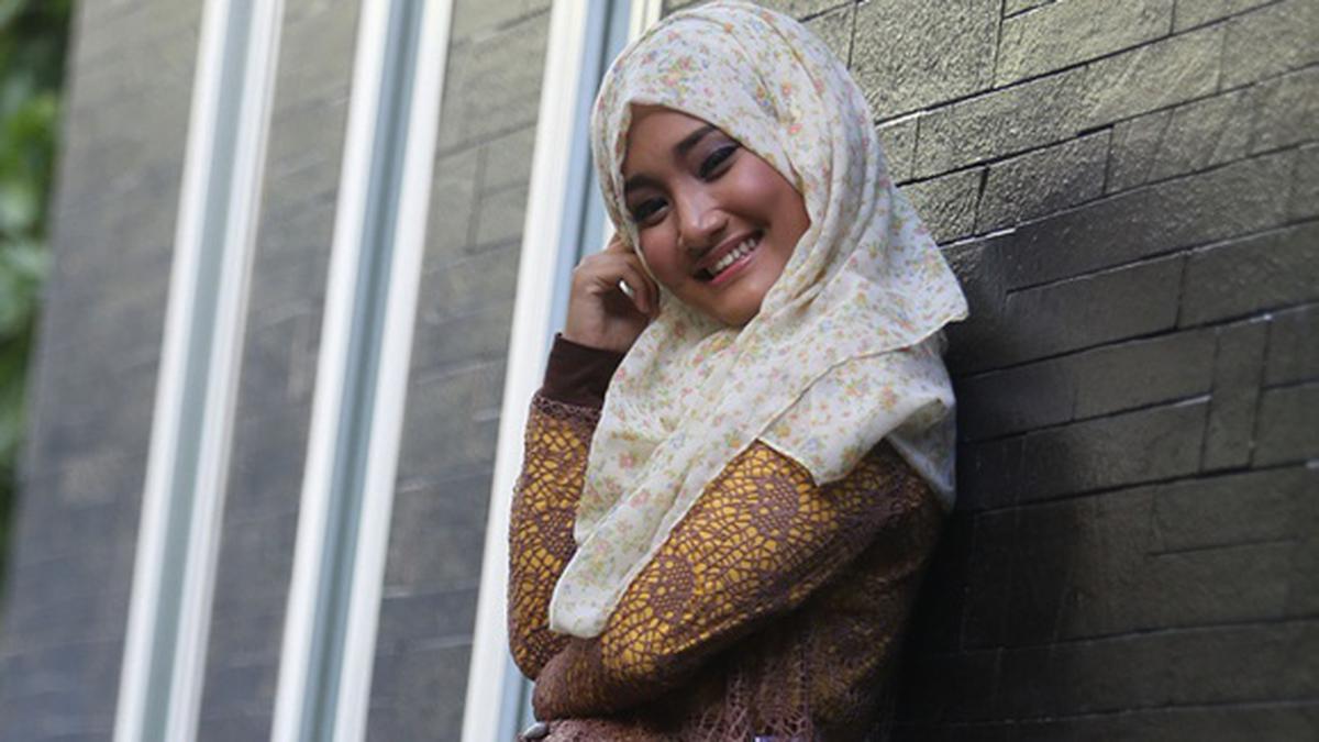 Fatin Shidqia Lubis Tak Pernah Risih Meskipun Harus Kenakan Hijab ...