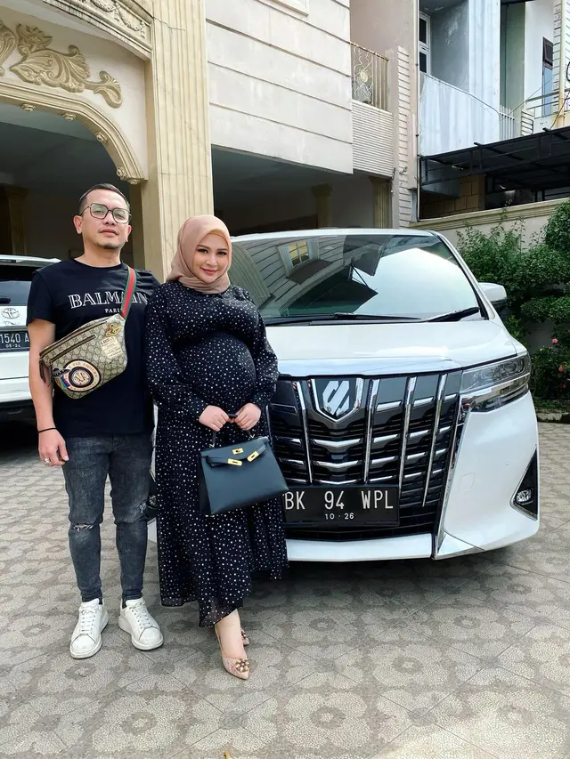 7 Potret Terbaru Selebgram Winny Putri Lubis yang Kini Tampil Berhijab ...