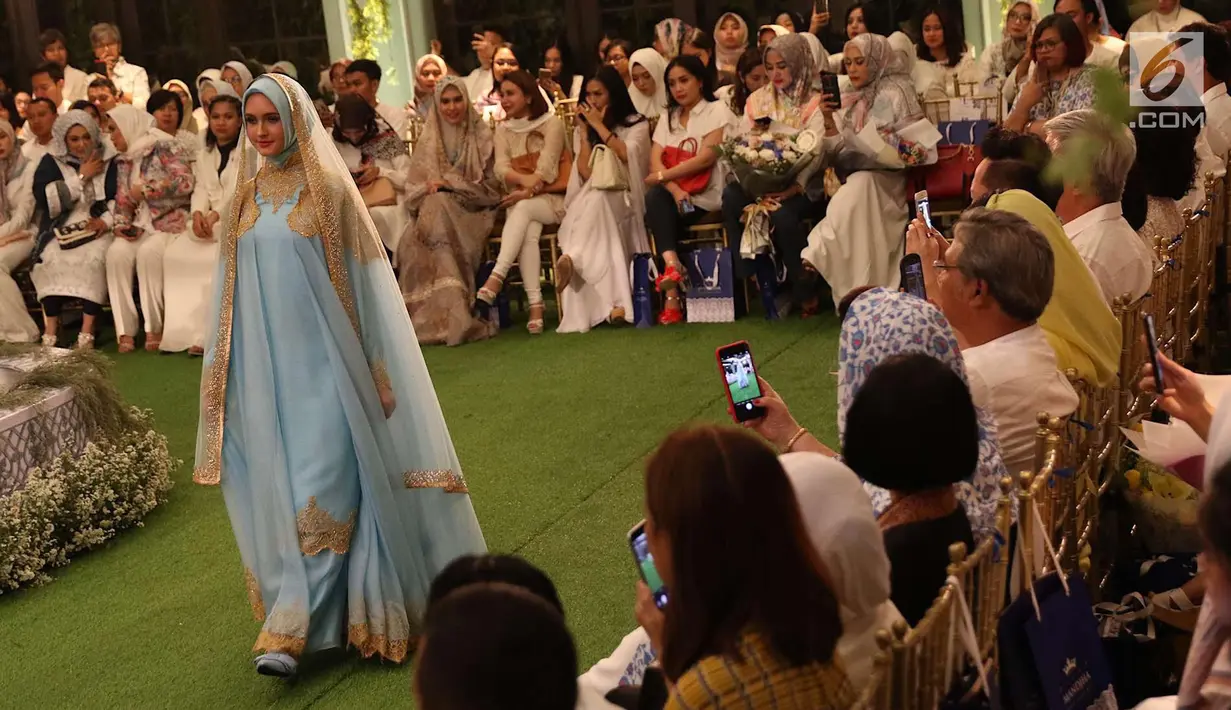 FOTO: Ivan Gunawan Suguhkan Fatamorgana Jadi Koleksi Raya Collection ...