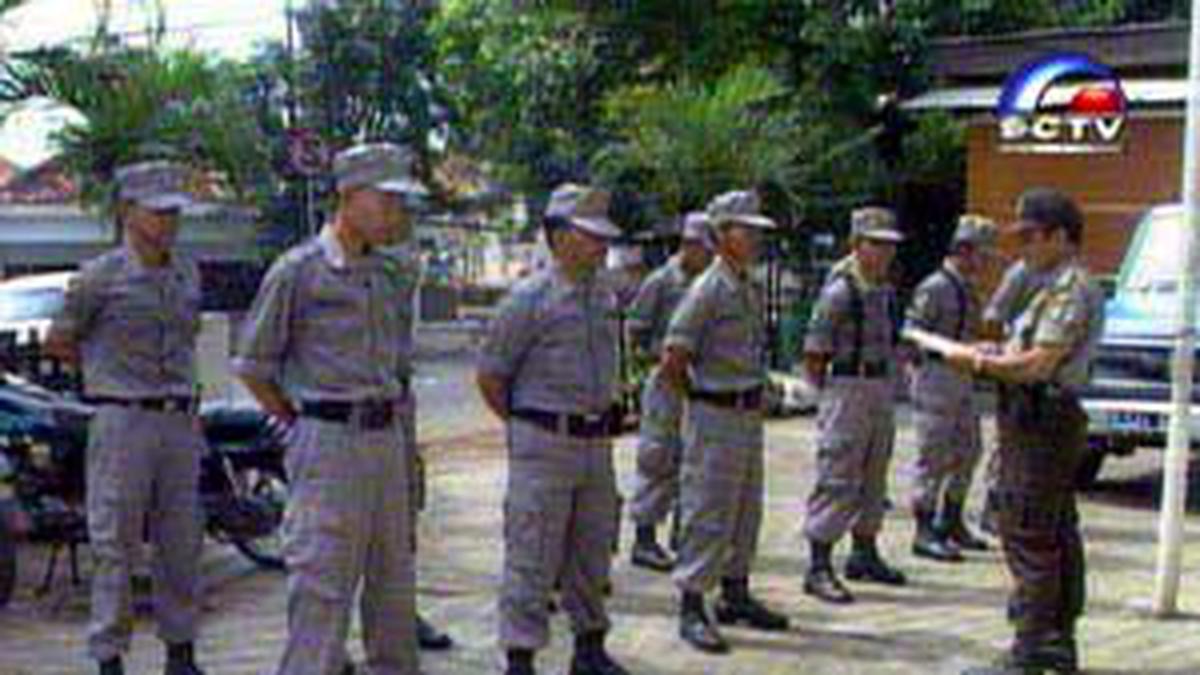 Empat Kali Gaji Buat Kamra